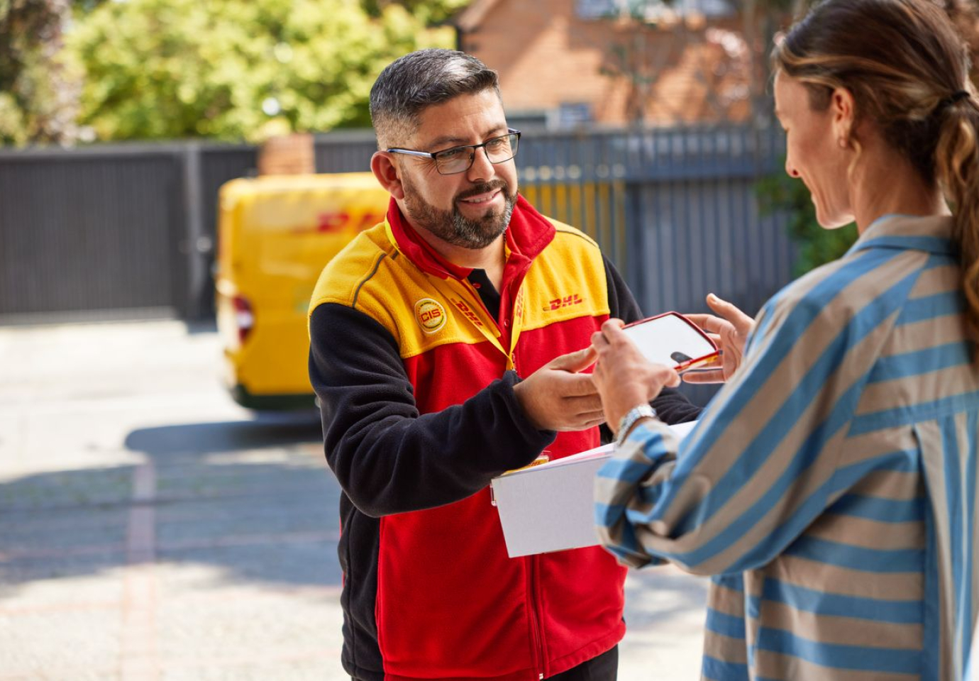 Send registered mail | DHL Express